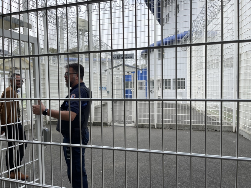 A la rencontre du personnel pénitentiaire et des détenus de la prison ...
